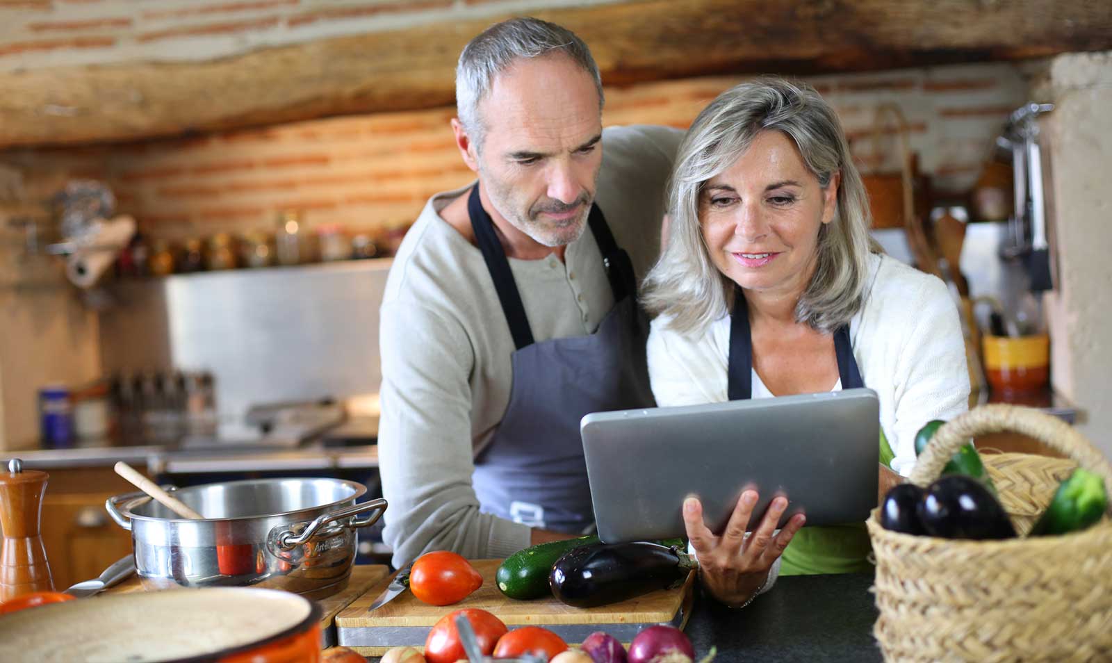 Cucinare insieme fa bene alla coppia